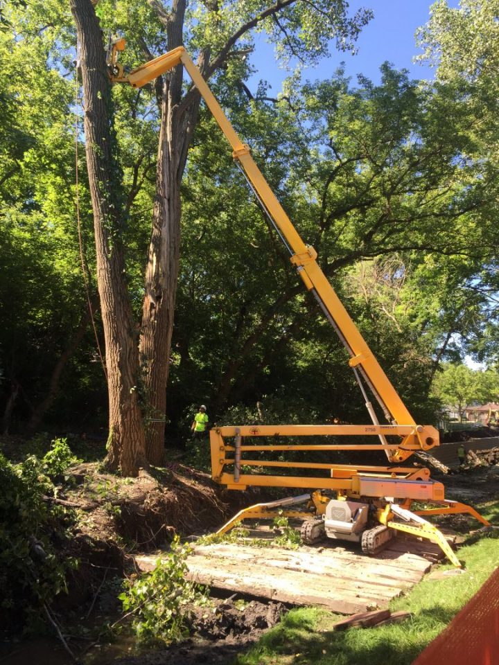 Track Lift – Kramer Tree Specialists